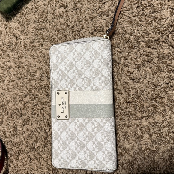 kate spade | Bags | Kate Spade Elegant Gray And Cream Wallet | Poshmark